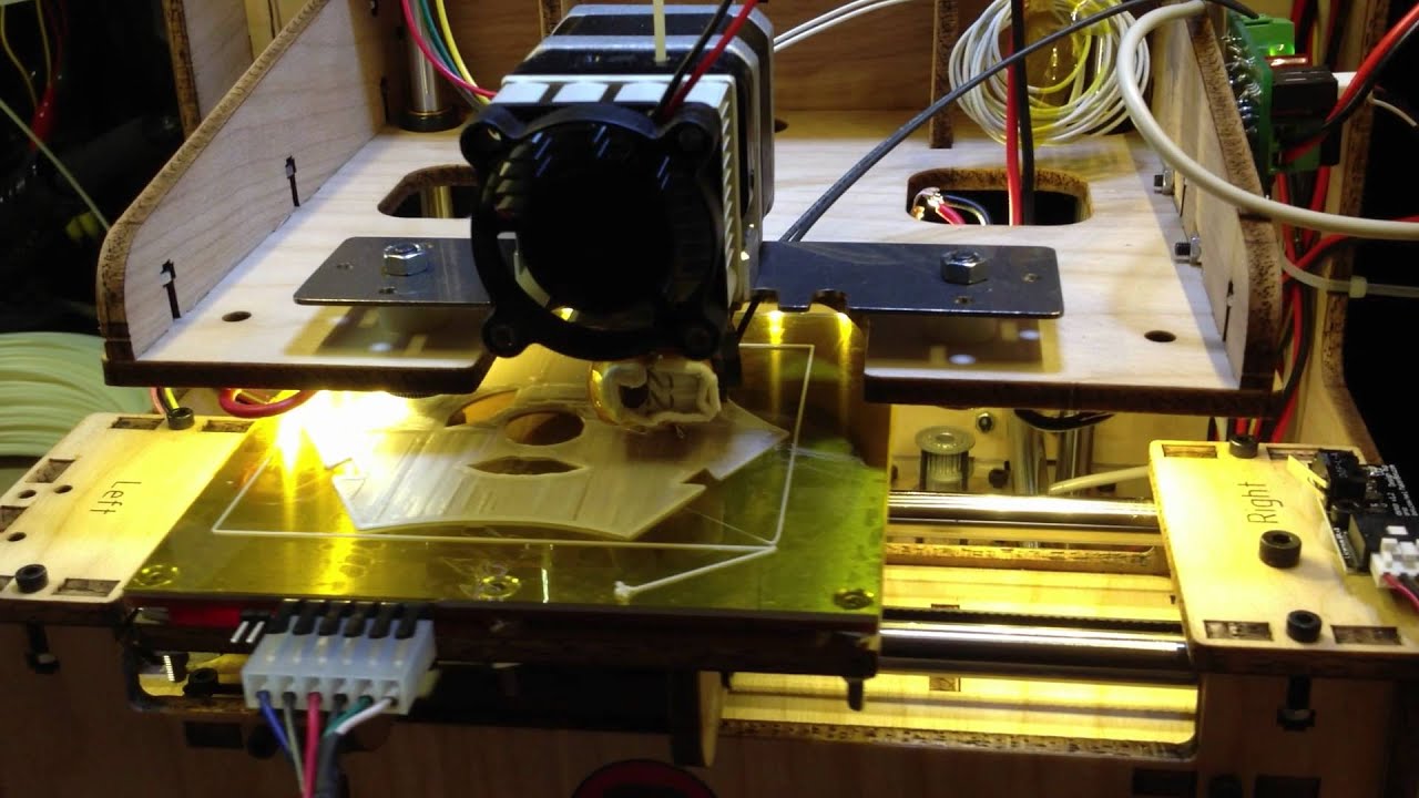 MakerBot Thing-O-Matic - Test print - YouTube