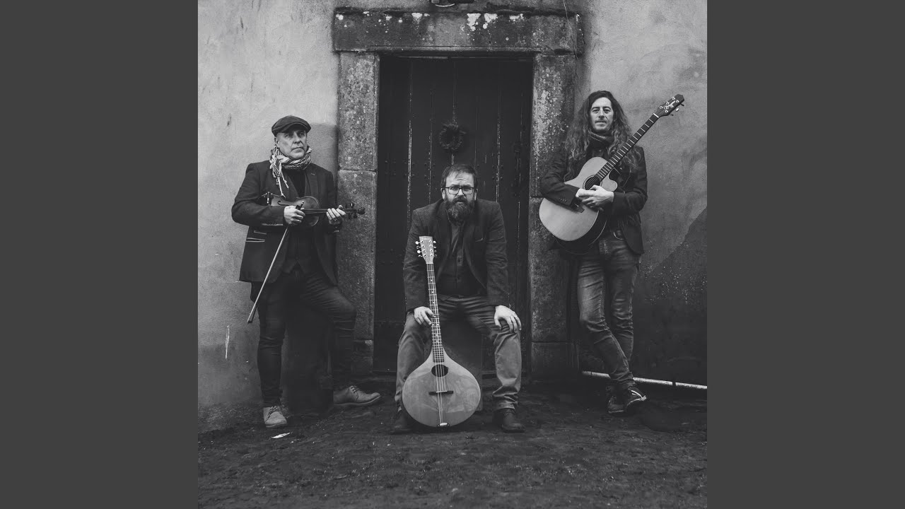 The Auld Triangle - YouTube