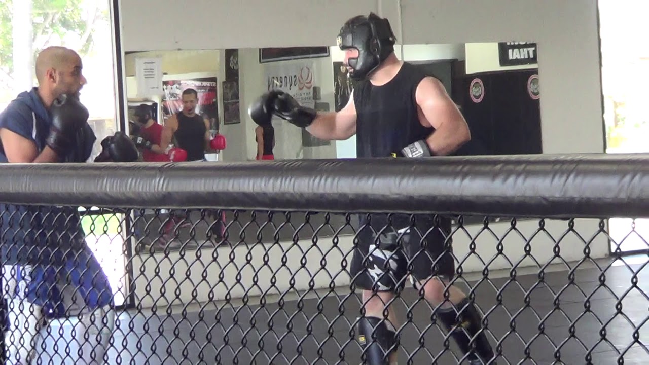 Kings MMA 2012 light sparring axe kicks and slappy foot kick ...