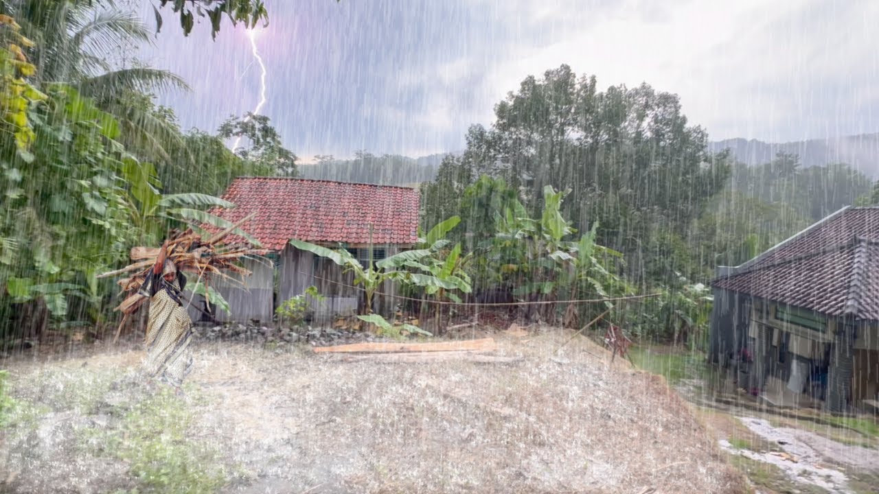 EXTREME WEATHER‼️🌧️ VERY SCARY, SUPER HEAVY RAIN AND VERY STRONG WINDS ...