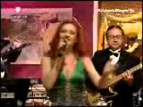 Candan Erçetin den Vardar Ovası