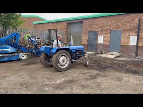 LEYLAND 154 TRACTOR*C/W ROLL BAR*