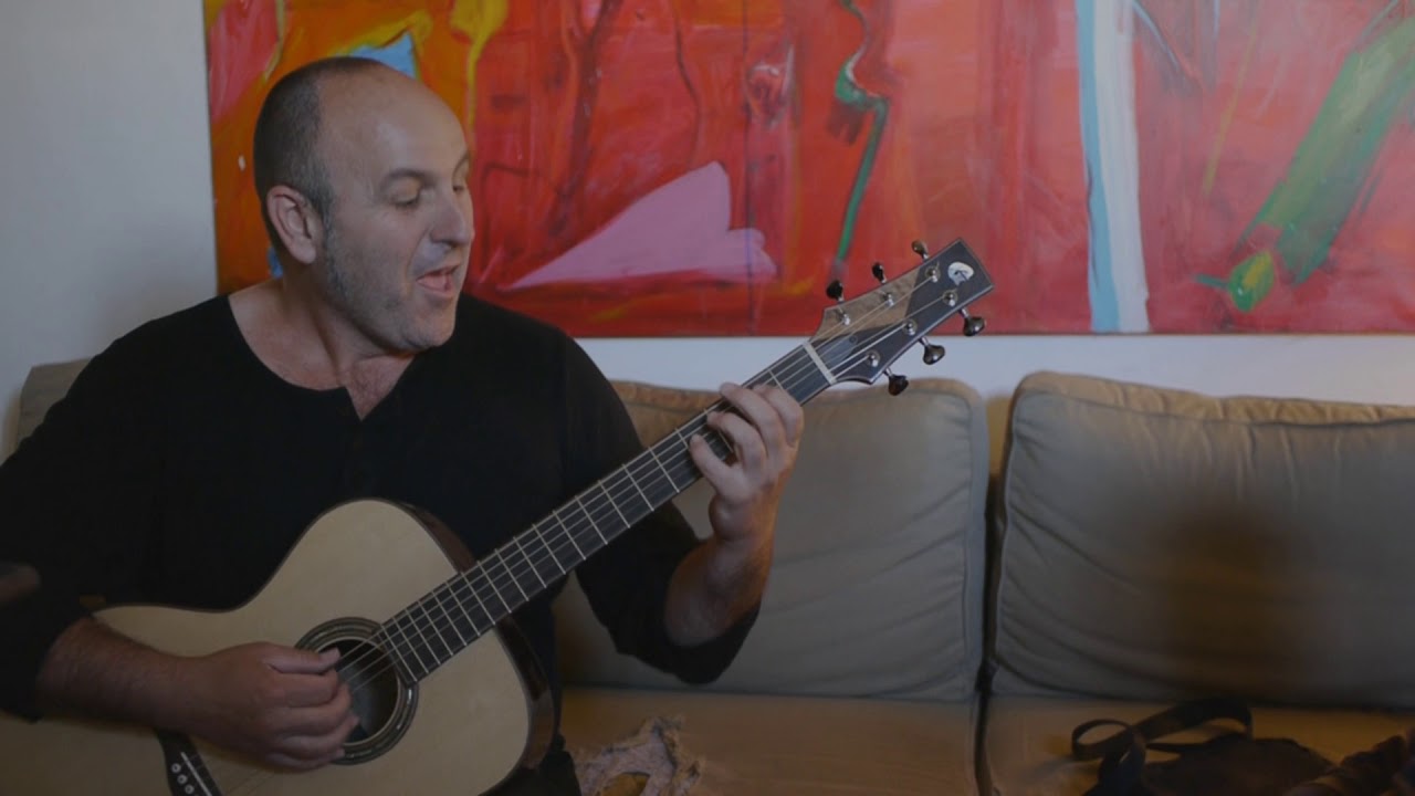Horea Crisovan plays Ziricote 2 Paolo Grassi Guitar - YouTube