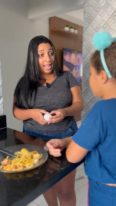 Madrasta cruel colocou ovo cru na comida da enteada e olha o que o marido dela fez - YouTube