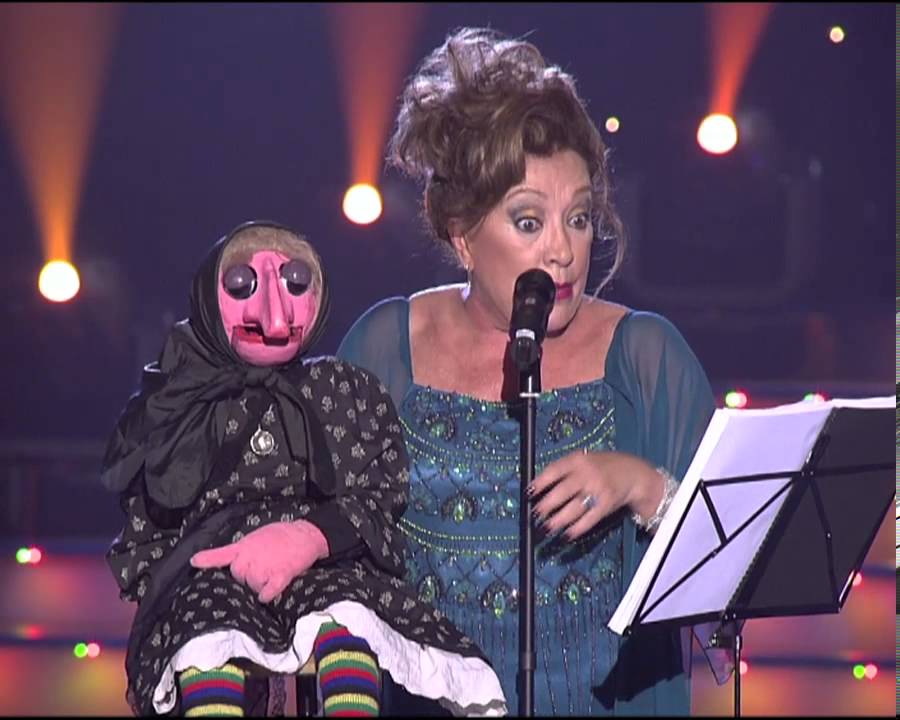 MARI CARMEN Y DOÑA ROGELIA - YouTube