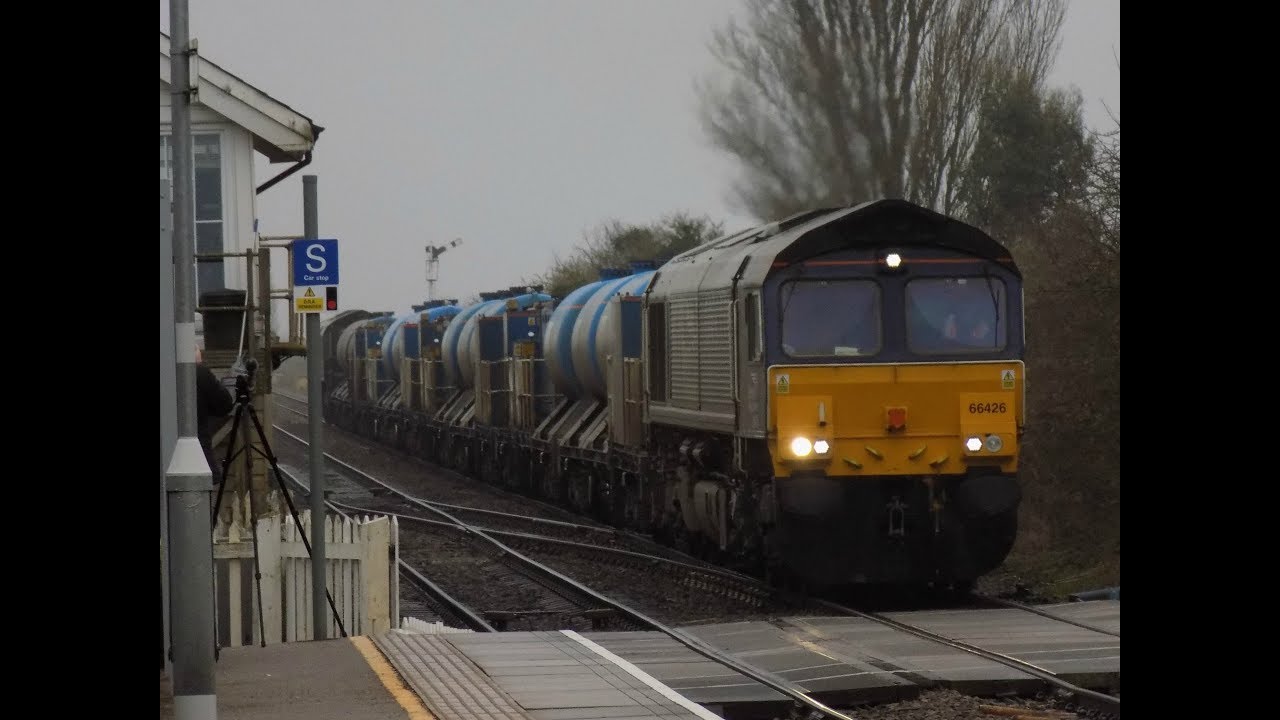 Freight at Manea Station 21/12/17 - YouTube