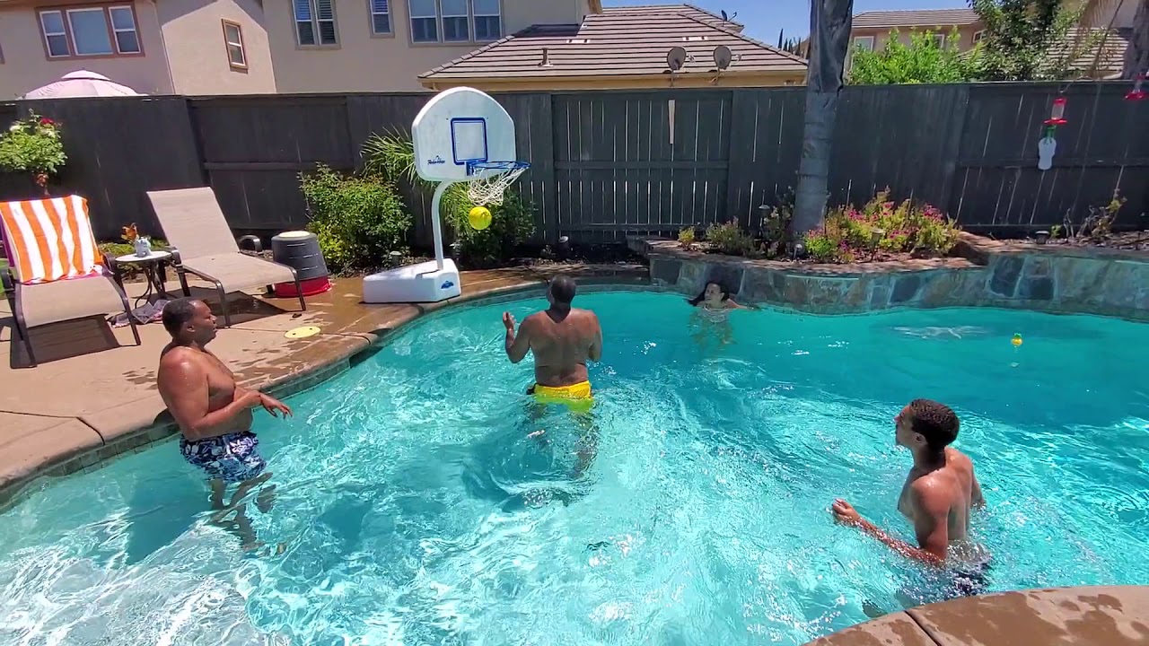 Dewayne vs Darius pool hoops - YouTube