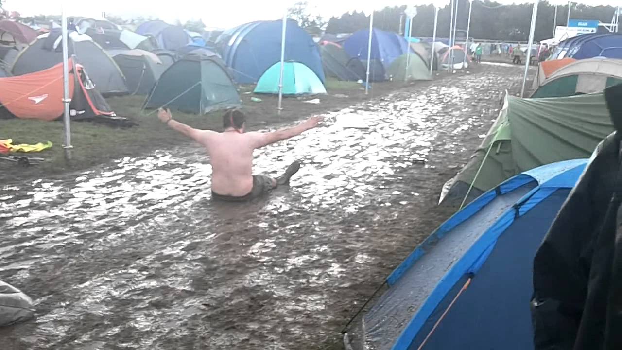 epic fail fat guy in the mud TITP 2011 x3 - YouTube