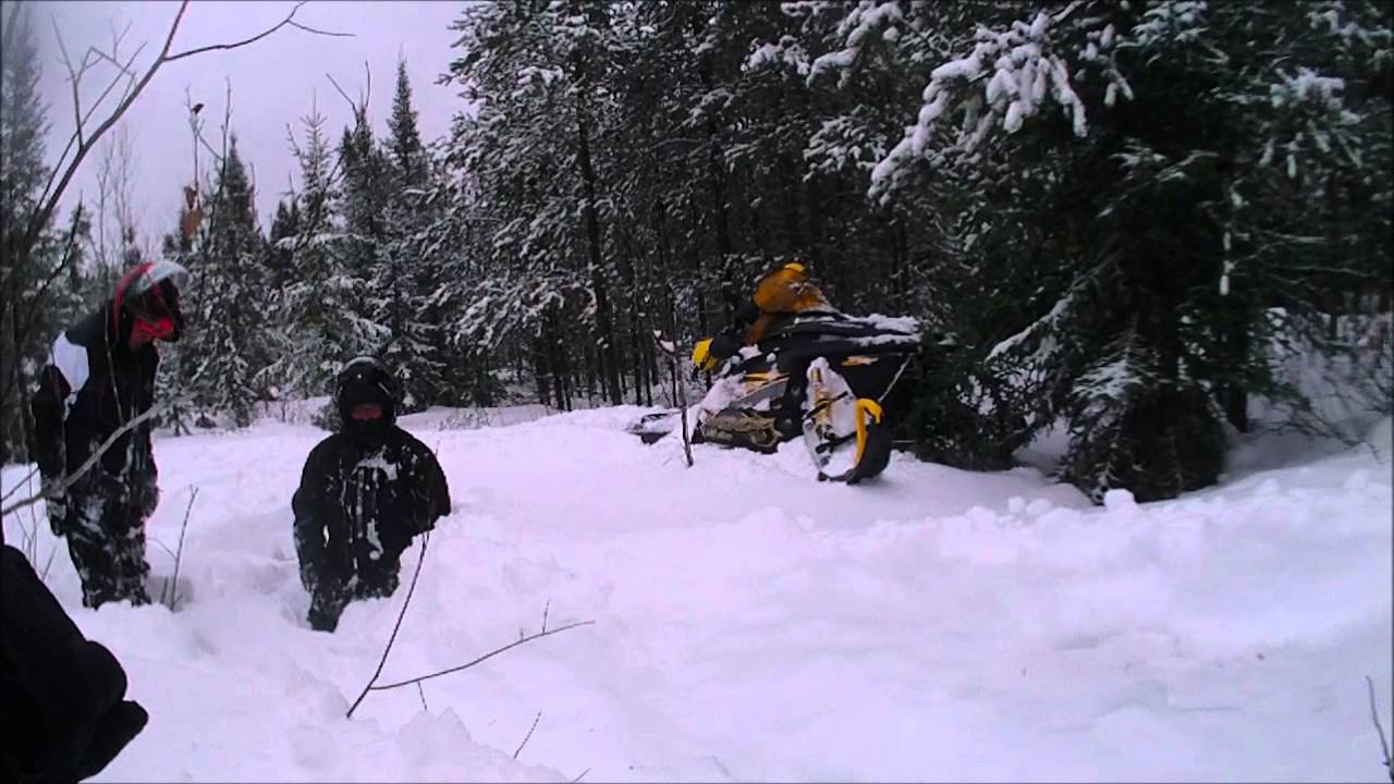 perdu quelque part dans le bois - YouTube