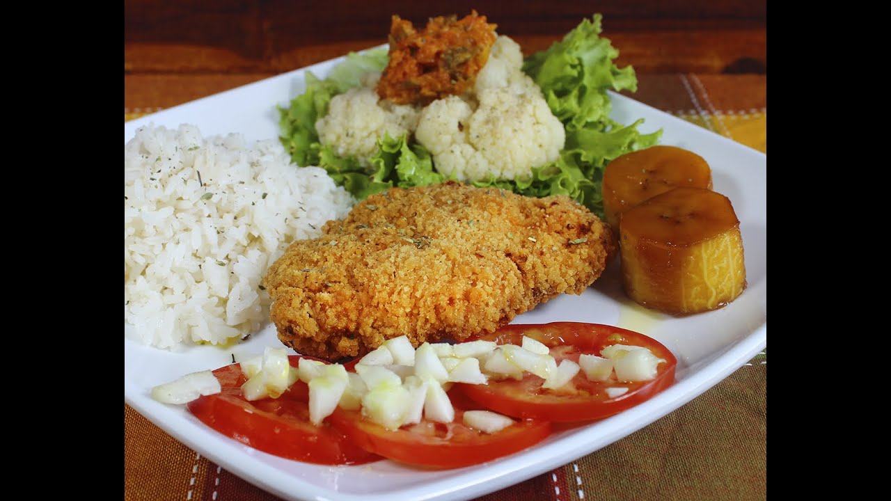 Milanesa de pollo apanado acompañada de coliflor - YouTube