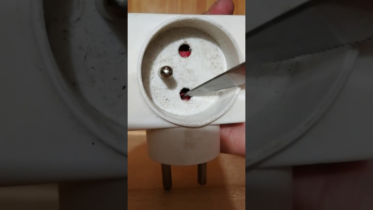Bidouiller une multiprise sous marque - YouTube