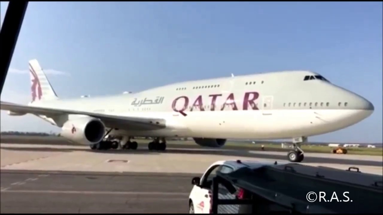 Qatar Airways 747 8
