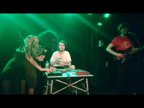 Alien Tango's Porno Karaoke - Friends! (live)