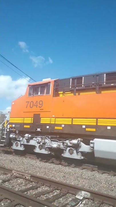 Bnsf ES44DC 7049 U GATAms LEADER leads geometry train at Galveston sub #railfan - YouTube