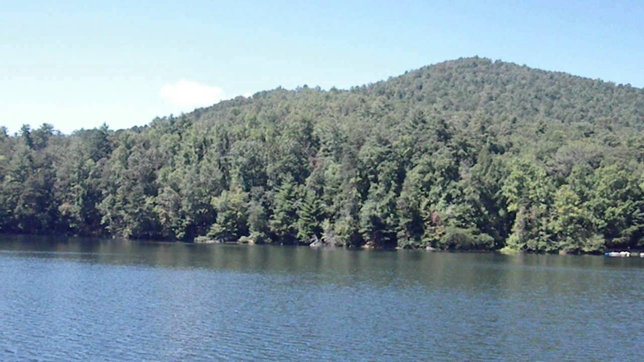 Lake Unicoi inside Unicoi State Park Helen, Georgia - YouTube