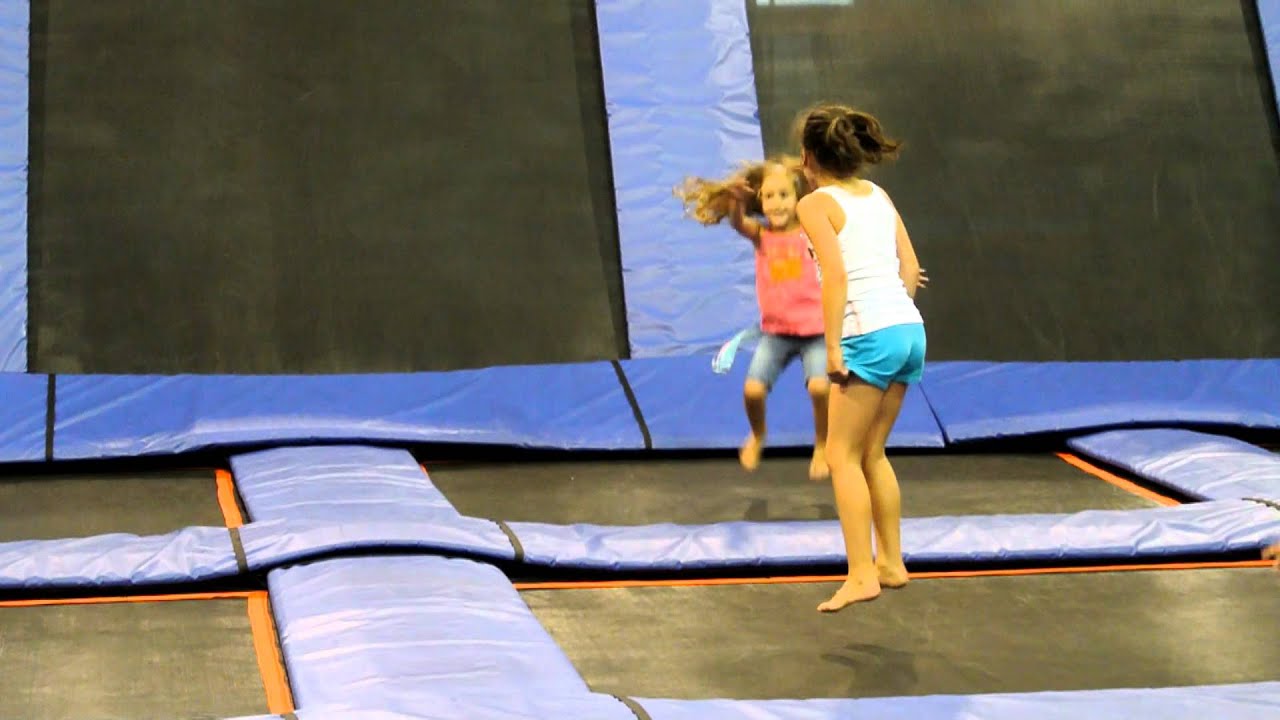 Brooklyn Jumping @ Sky Zone - YouTube