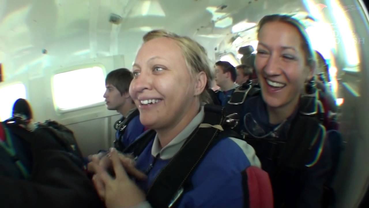 Janelle Gilbert's Tandem skydive! - YouTube