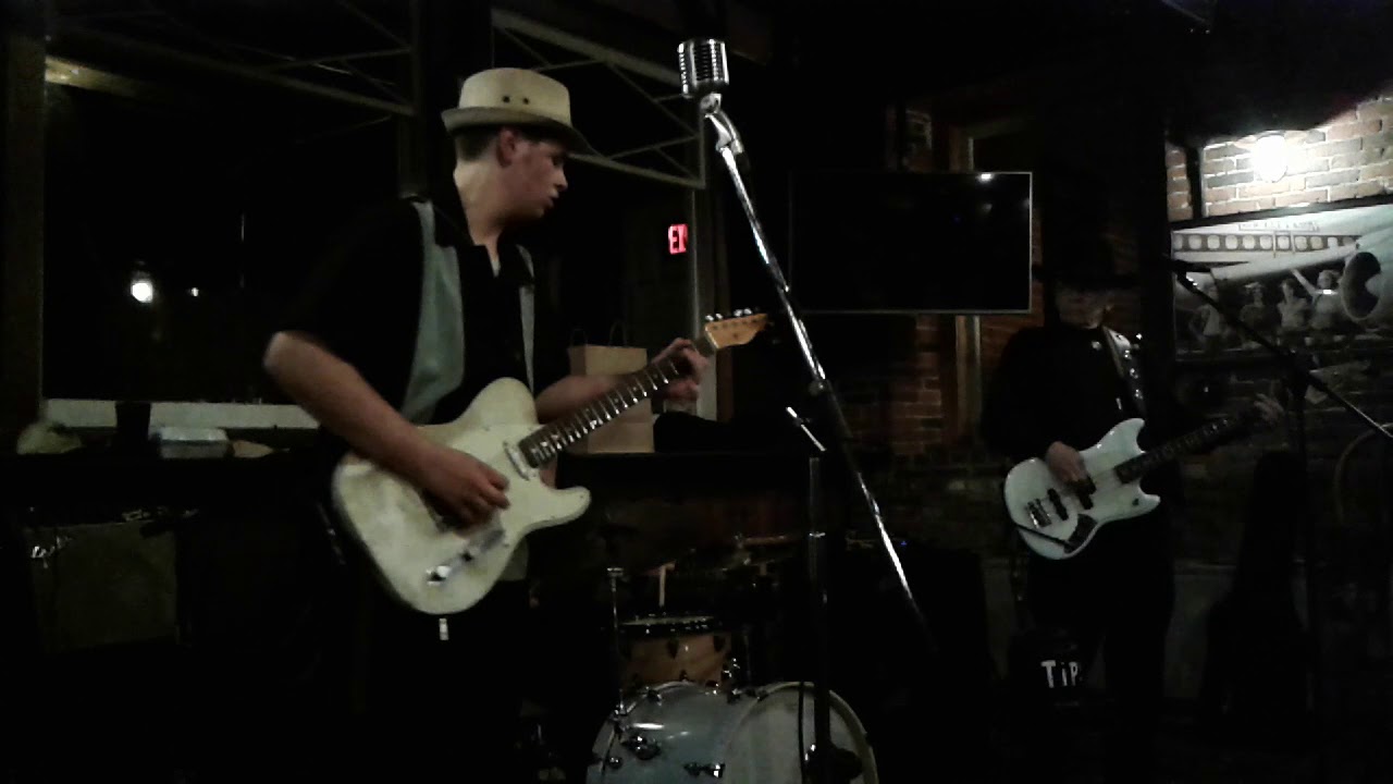 Memphis Lightning Surf Guitar Sampler Run of the Mill Saco Maine 11/18 ...