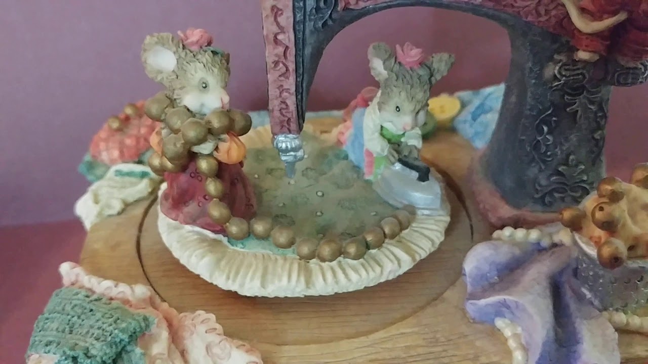 Sewing mice music box tune - YouTube