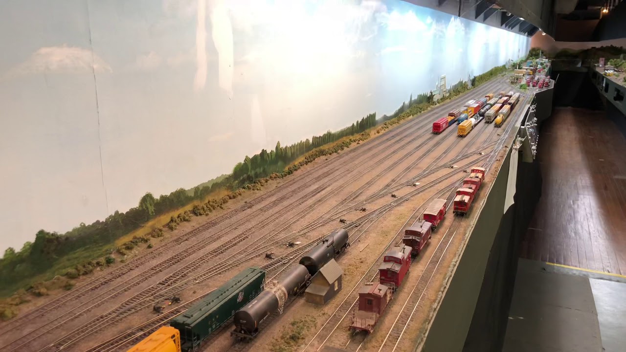 Part 9 of the virtual layout tour of the Crescent Lines. - YouTube