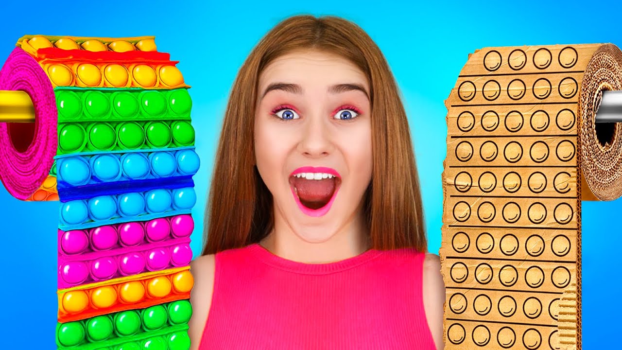 My Mom Owns Pop It Store || Simple Dimple VS Pop It College! - YouTube