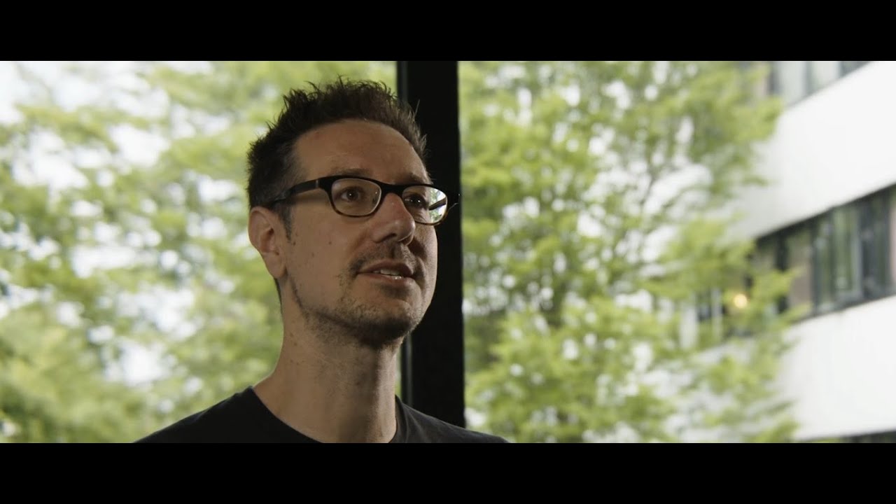 Meet Erasmus School of Economics' professor Jan Stoop - YouTube