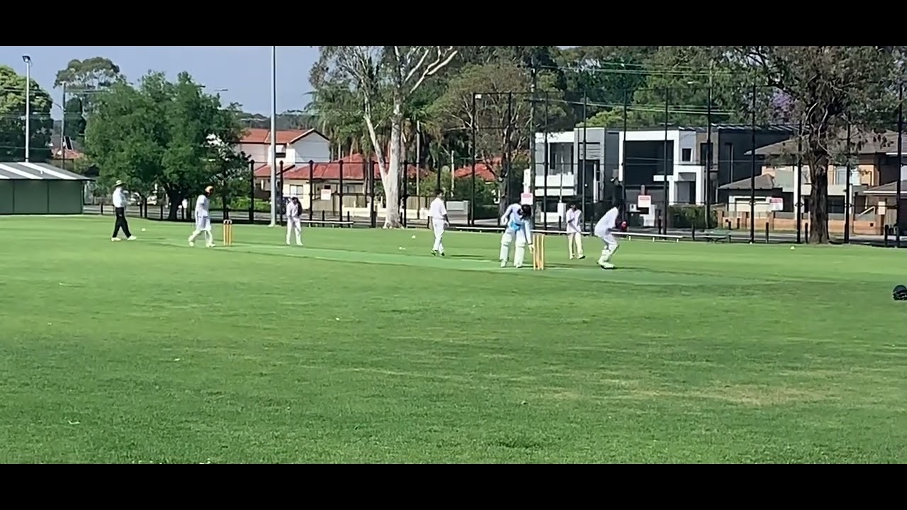 Irfan’s bowling in Wenty Waratahs VS Kings Langley at PDCA U17-Div1 # ...