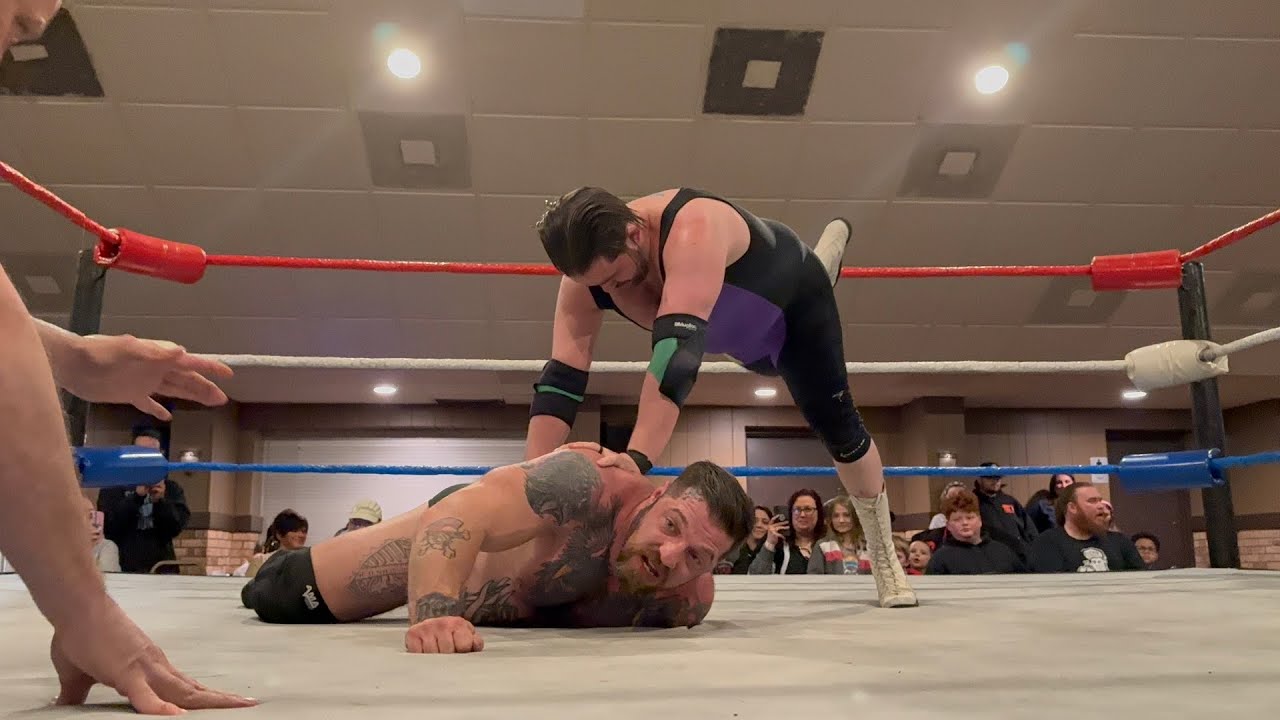 Dread King Logan (w/ The Guru) vs Scotty Fraytown - YouTube