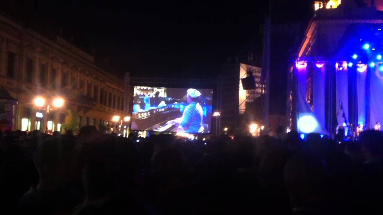 Balasevic - Provincijalka (Uzivo, Novi Sad) - YouTube
