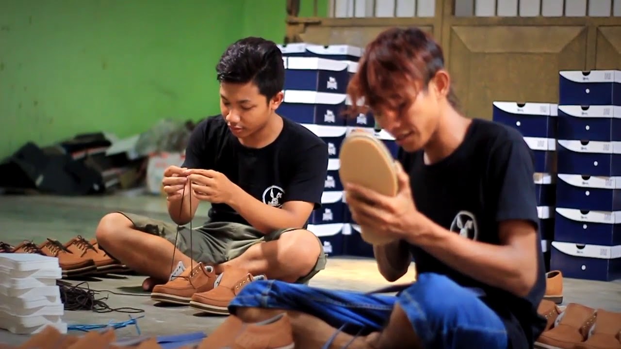 HEBOOH!!! CURAHAN HATI PENGRAJIN SEPATU SUKSES JAWATIMUR @bigbunneey ...