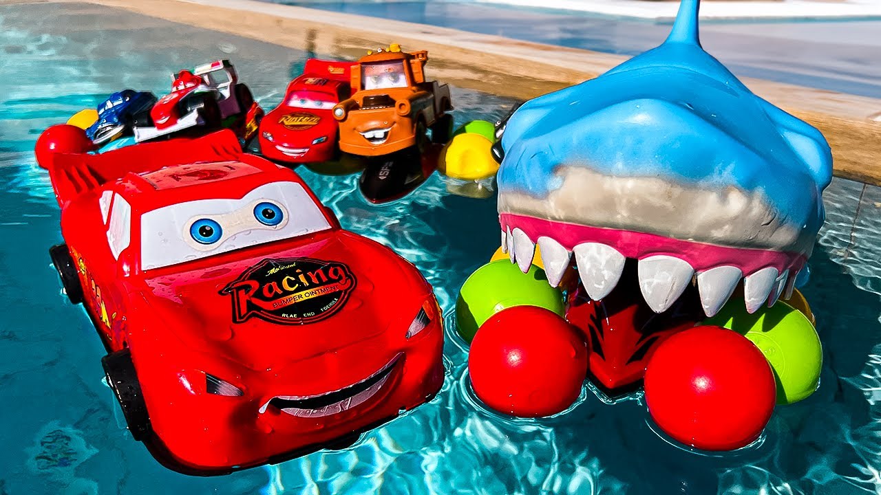 Disney Pixar Cars falling into deep pool, Lightning McQueen, Tow Mater ...