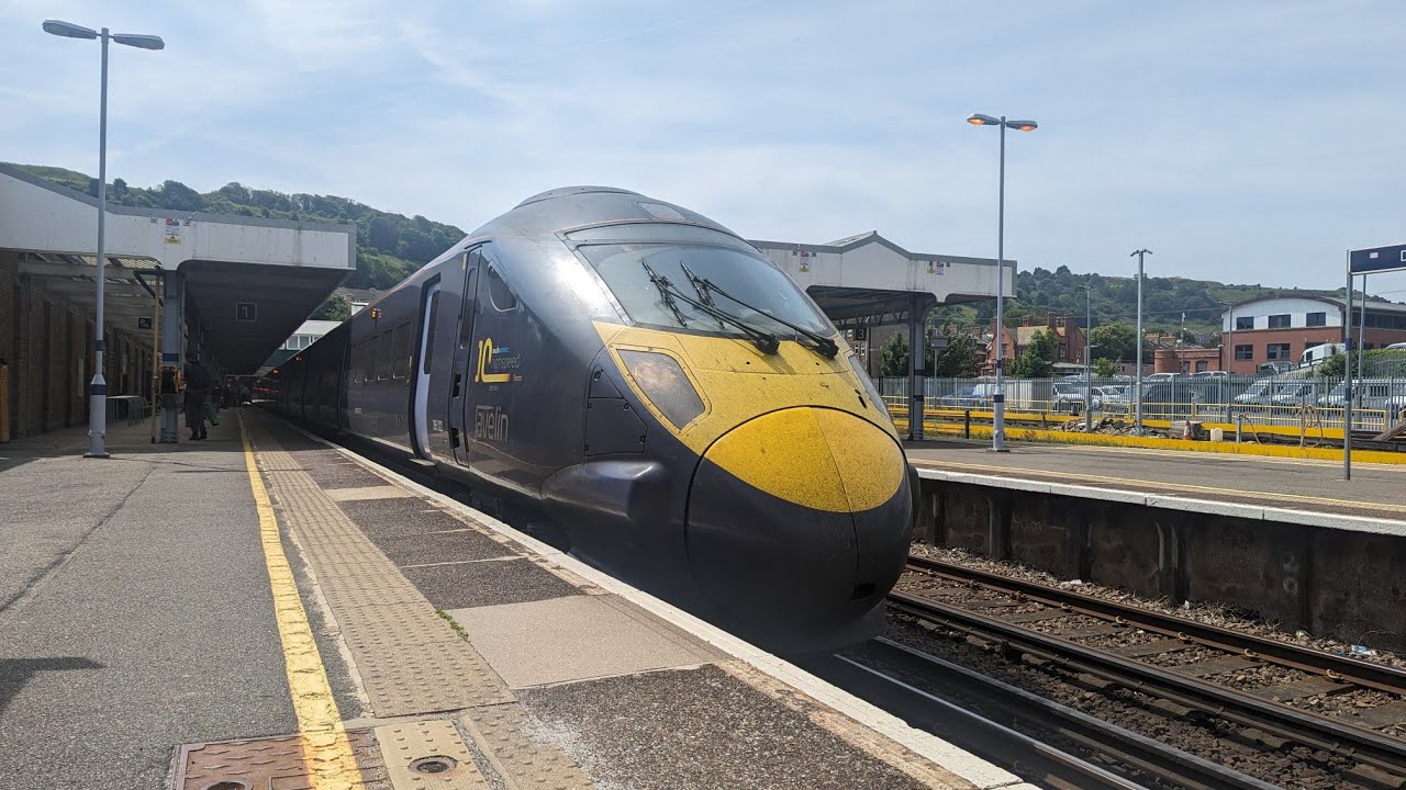 SE Class 395 Departing Dover Priory For Ramsgate - YouTube