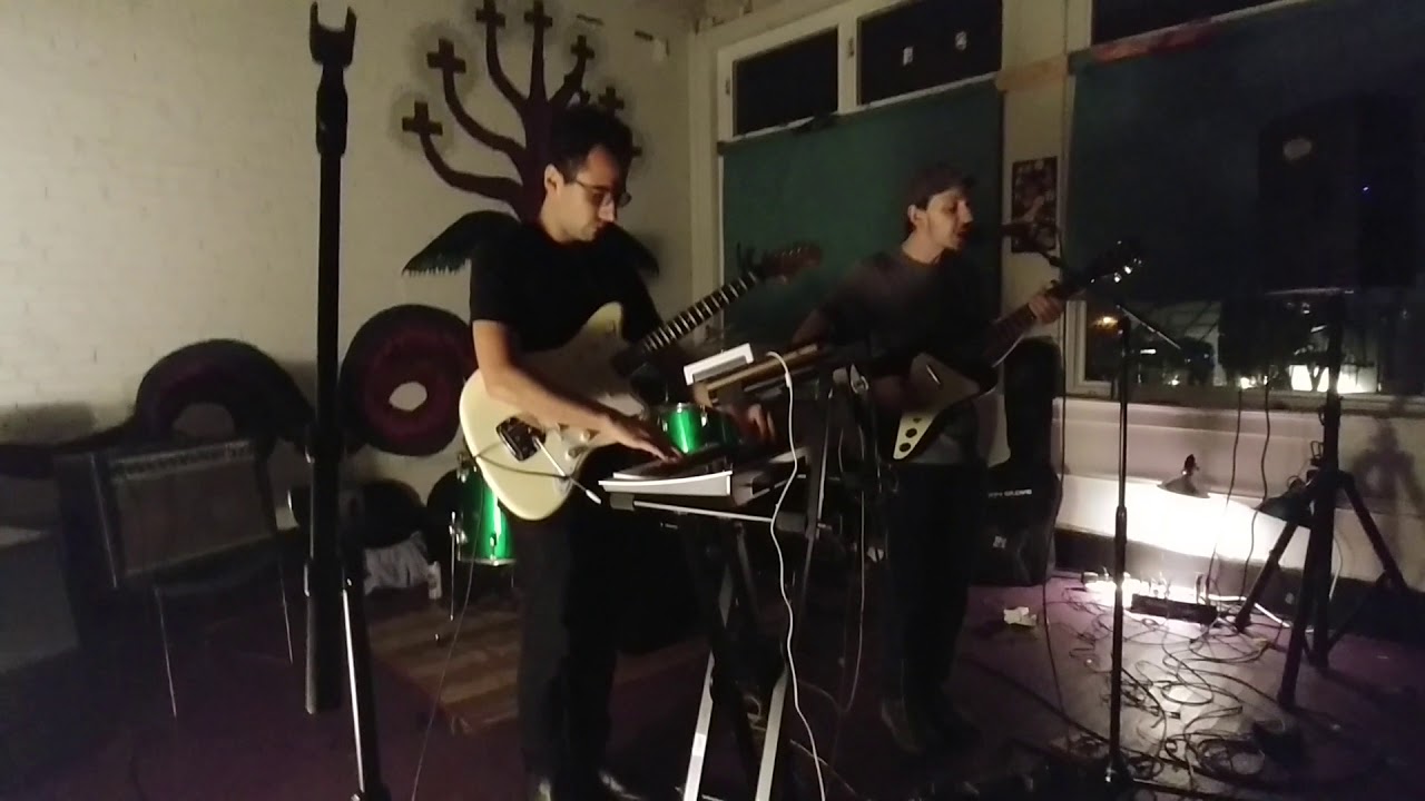 Turn Twice - Trace Mountains live @ Psychic Readings in Providence ...