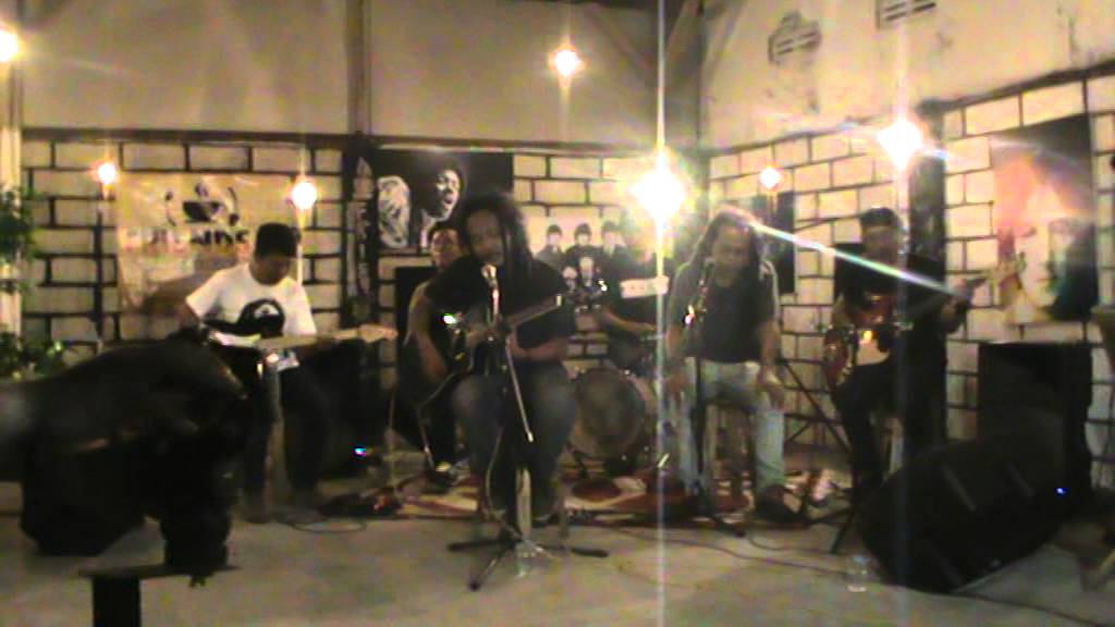 DEN BASITO - BABI NGEPET (Akustik) - YouTube