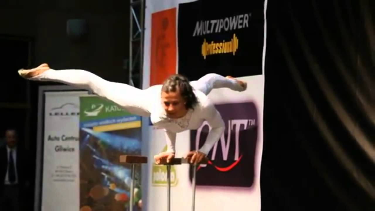 Anna Filipowska Amazing Acrobat Artist Hand Balancing PROMO - YouTube