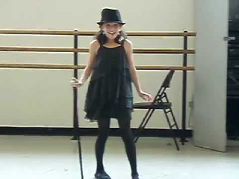 Zoe Heiden sings Born to Entertain - YouTube