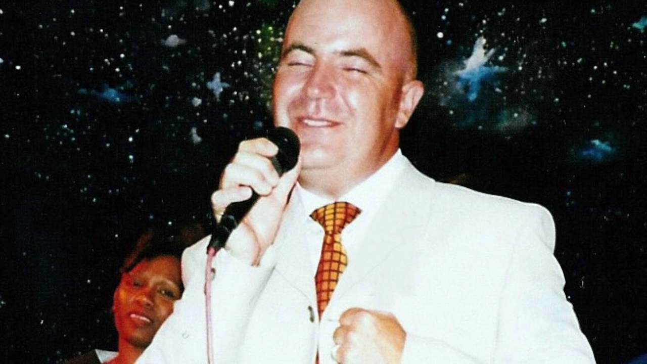 You Do Something To Me cover by Alan Henry Singer - YouTube