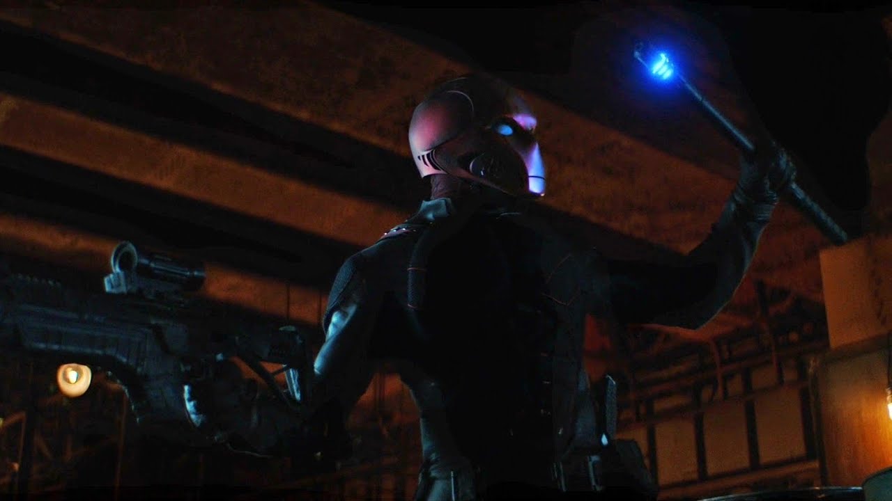 El primer encuentro de Red Hood y Nightwing | Titans - YouTube