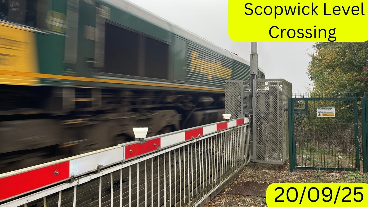 *Glitchy Alarm* Scopwick Level Crossing (20/09/25) - YouTube