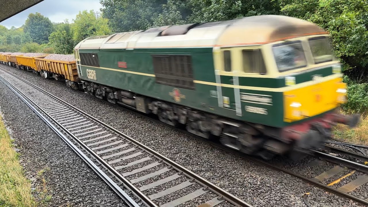 Class 69 | 69005 ‘Eastleigh’ | Class 33 Tribute Livery | GB Railfreight ...