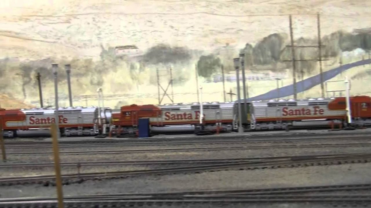 Santa Fe N Scale 1/160 Double Stacks IV N Scale - YouTube