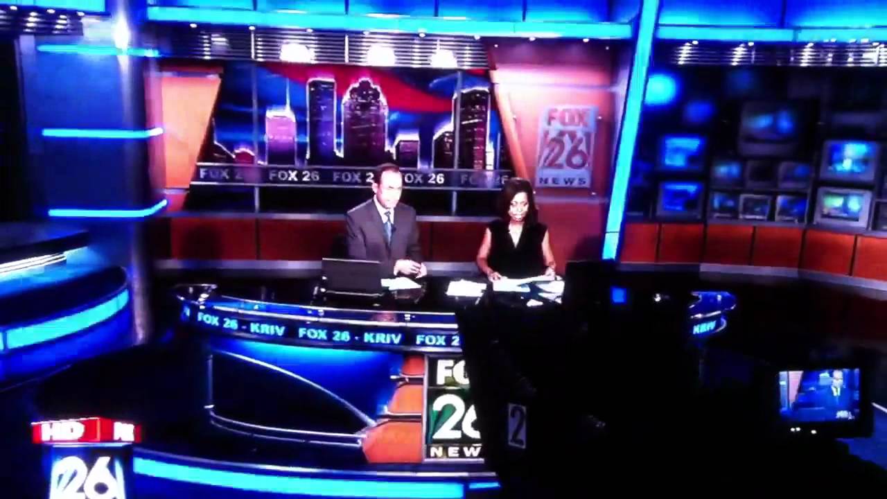 News reporter Pattie Shieh says shit live - YouTube