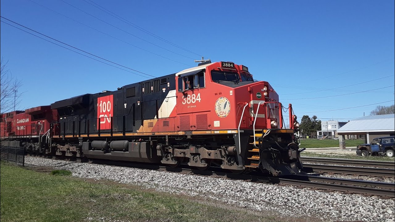 Canadian national eastbound 492 3884+CP 8559 durand Michigan April 13 2024 - YouTube
