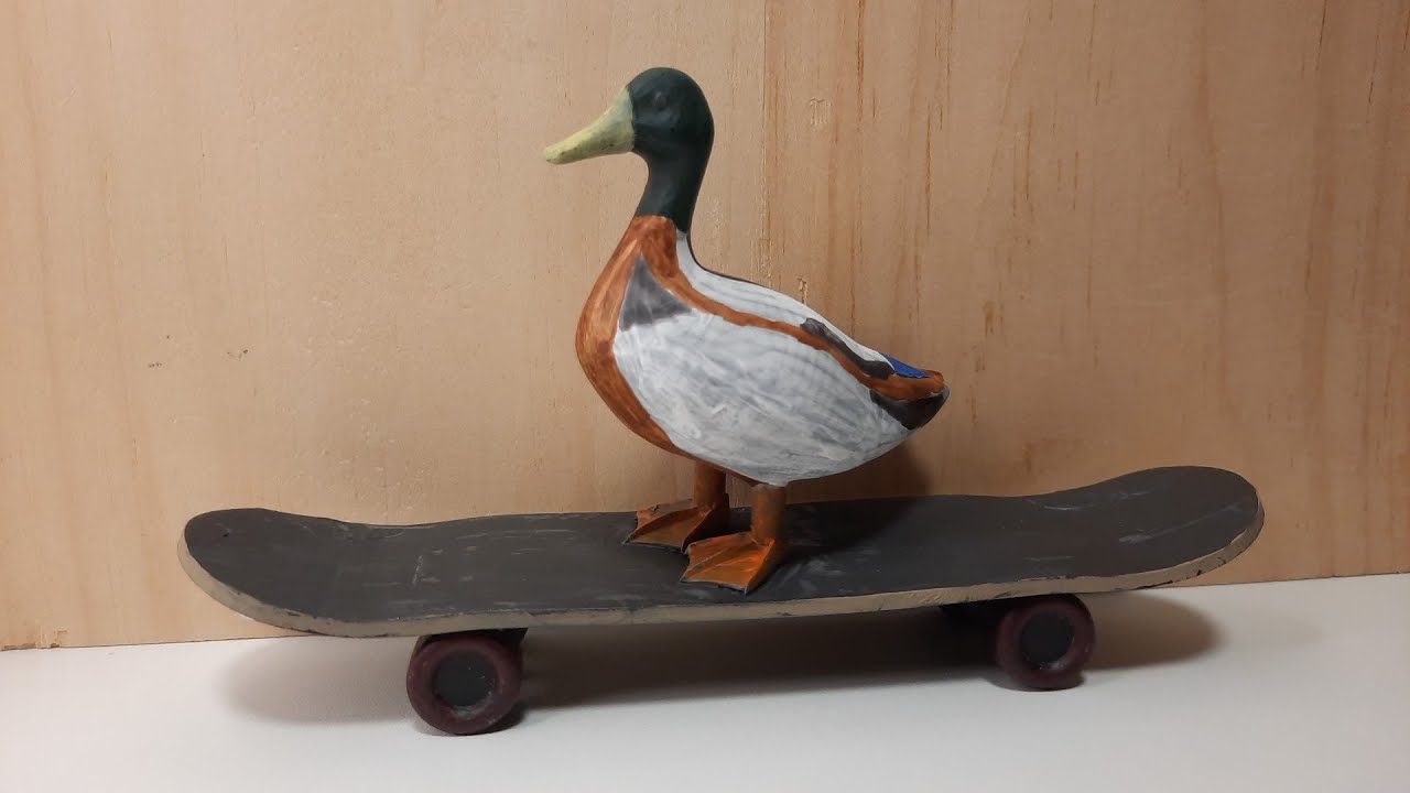 A duck playing Gundam - YouTube