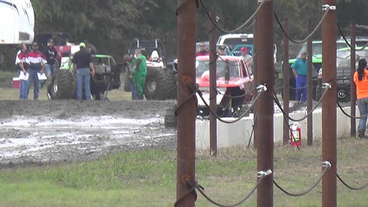 mud drag racing at rednecks with paychecks - YouTube