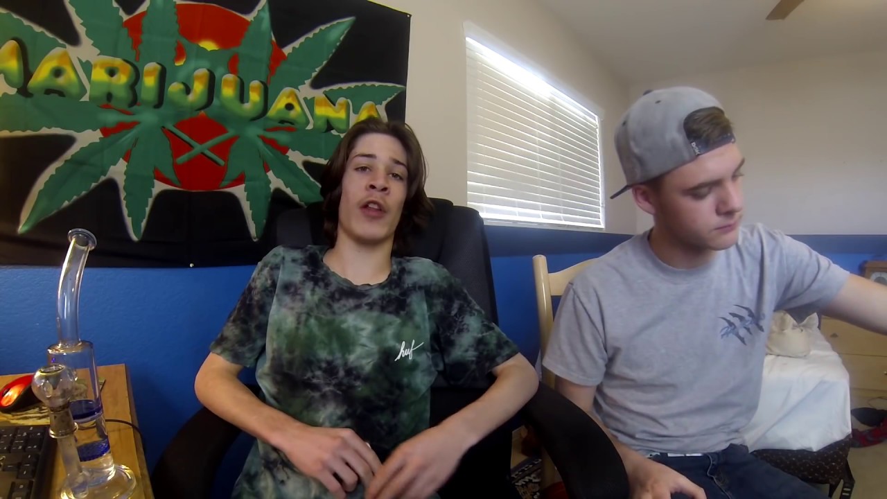 HUGE SPOON PIPE HIT! - YouTube