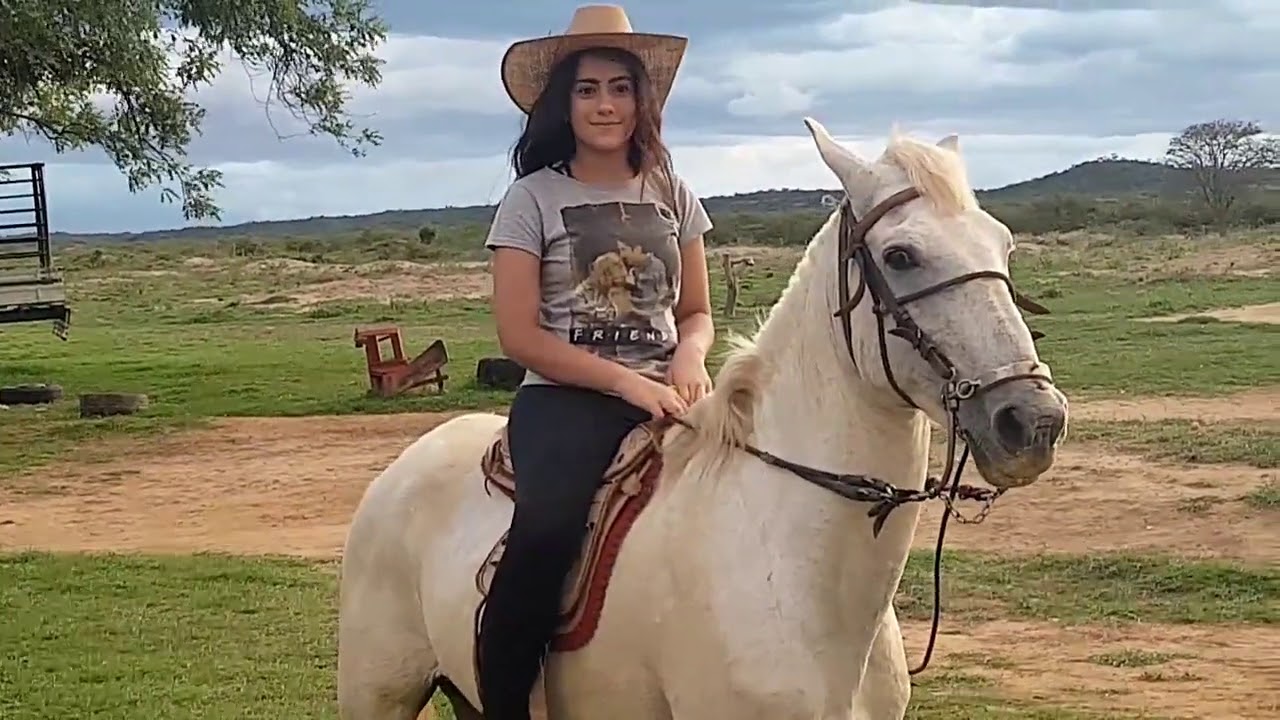 Isabella Matos - Cavalgando na fazenda Recanto dos MATOS. - YouTube