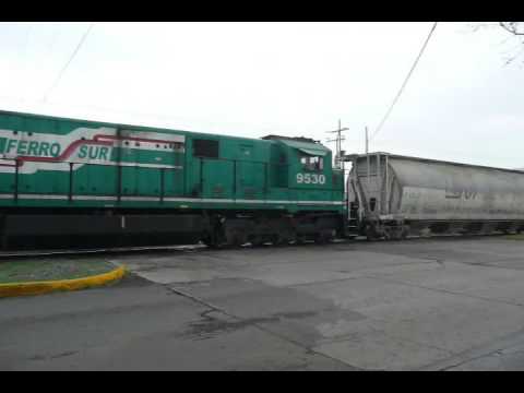 Ferromex 4573 4003 y ferrosur SF30C 9539 nice locomotive!!!!! - YouTube