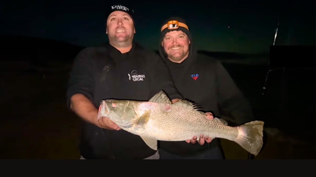 New South Wales jewfish, beach fishing - YouTube
