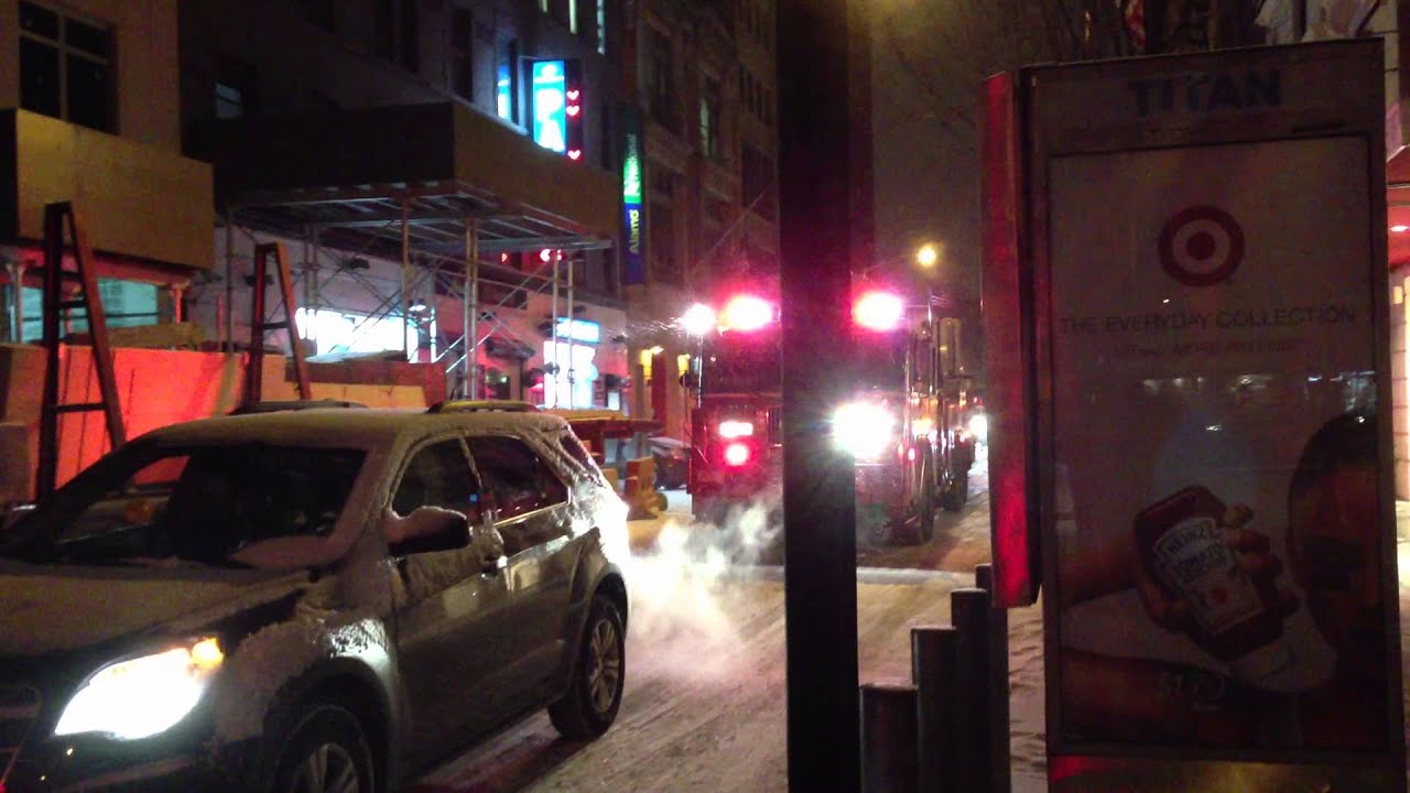 FDNY TOWER LADDER 7 & FDNY COLLAPSE RESCUE 1 UNIT GO OUT ON A CALL ON ...